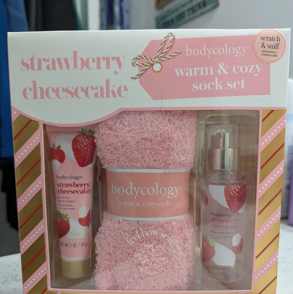 Bodycology | Bath & Body | Strawberry Cheesecake Skincare And Sock Set ...
